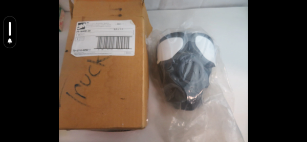 3M FR-M40-Size CBRN FULL FACE PIECE RESPIRATOR W/FILTER & CARRIER POUC ...