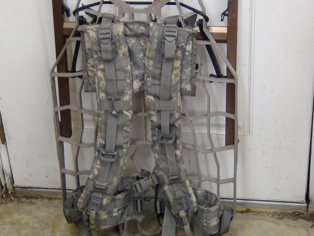 Highlander Universal Tree Stand Harness - LockNWalkHarness