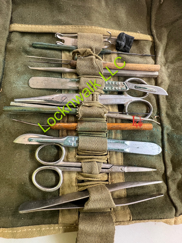 Original U.S. WWI OR WWII Medical (CAPTAIN) Officer's Case Field Surgi ...